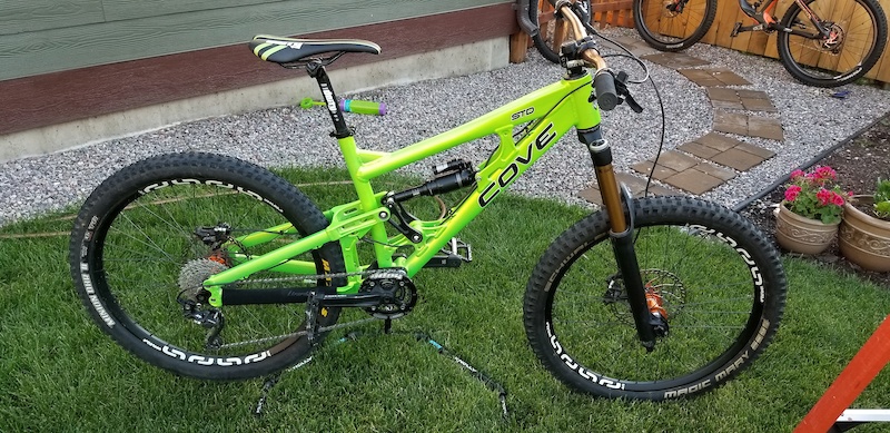 2011 Cove STD Medium Frame - some components included For Sale
