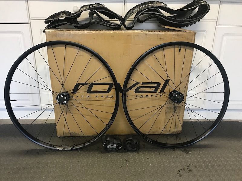 2017 Roval Traverse 29" Wheels BOOST 15x110mm 29mm wide For Sale