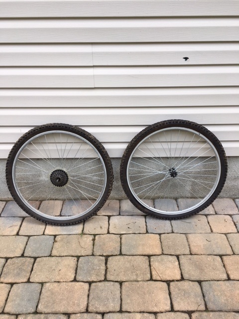 2 Entry level bike wheels with cassette For Sale
