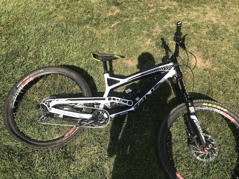2016 Medium YT Tues White For Sale