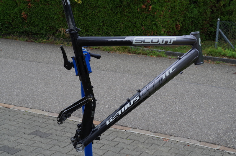 2007 Scott Genius alu frame, upper linkage, pull shock For Sale