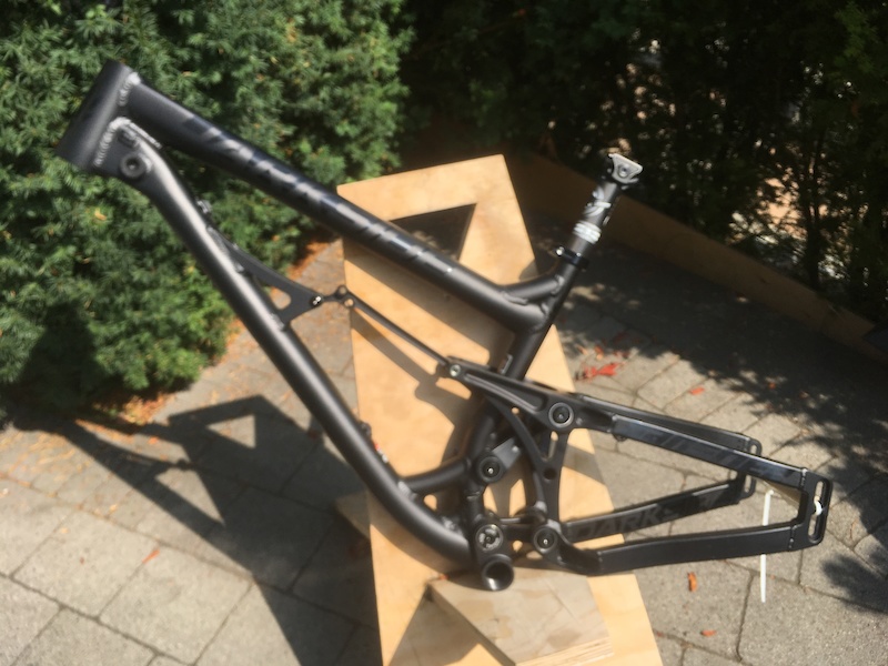 2018 Banshee darkside black ano size L (no shock) For Sale