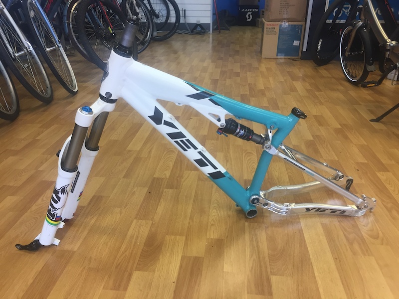 2011 Large Yeti 4x frame and Chris King For Sale