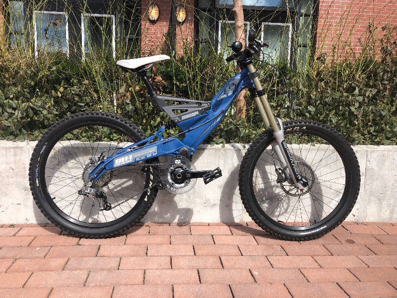 2008 GT DHI PRO DOWNHILL FULL SUSPENSION *Mint Condition For Sale