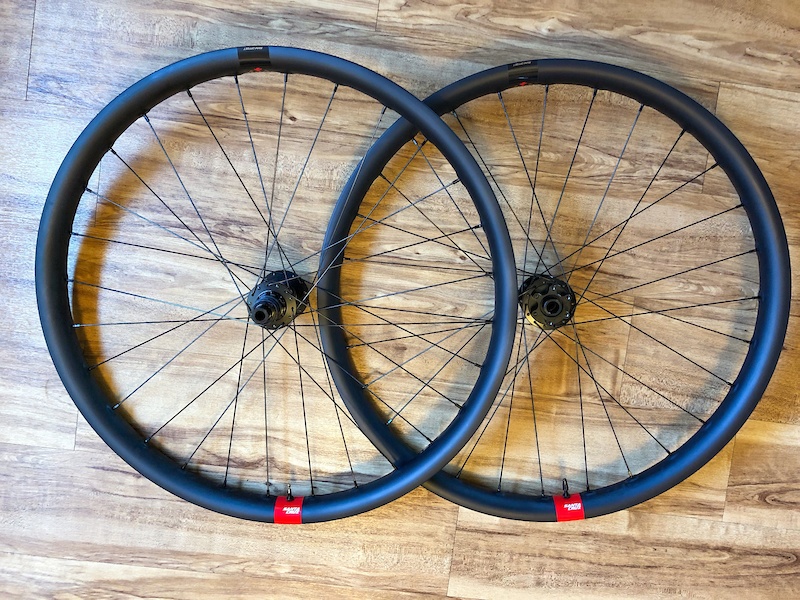 2019 Santa Cruz Reserve 30 carbon wheels For Sale