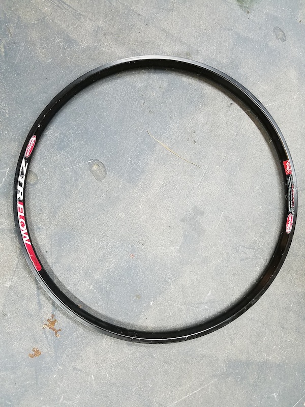 Stan's NoTubes ZTR Flow rim 26" 32h Black For Sale