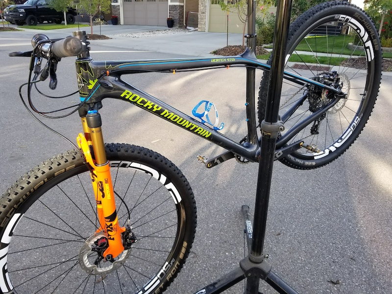 2017 Fox Factory F32 Step Cast, Kashima, 100MM, Lockout For Sale