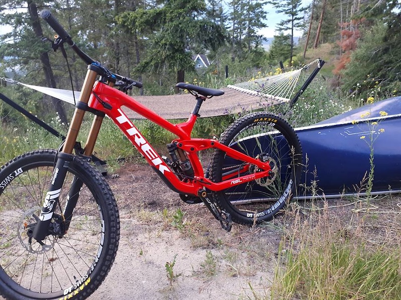 2018 Trek Session 9.9 Viper Red For Sale