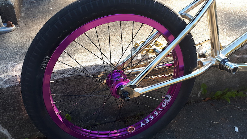 2018 Near new Cult/Odyssey freecoaster and front wheels For Sale