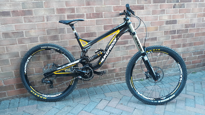 2014 Nukeproof Pulse Pro DH Bike - LARGE - PRICE REDUCED For Sale