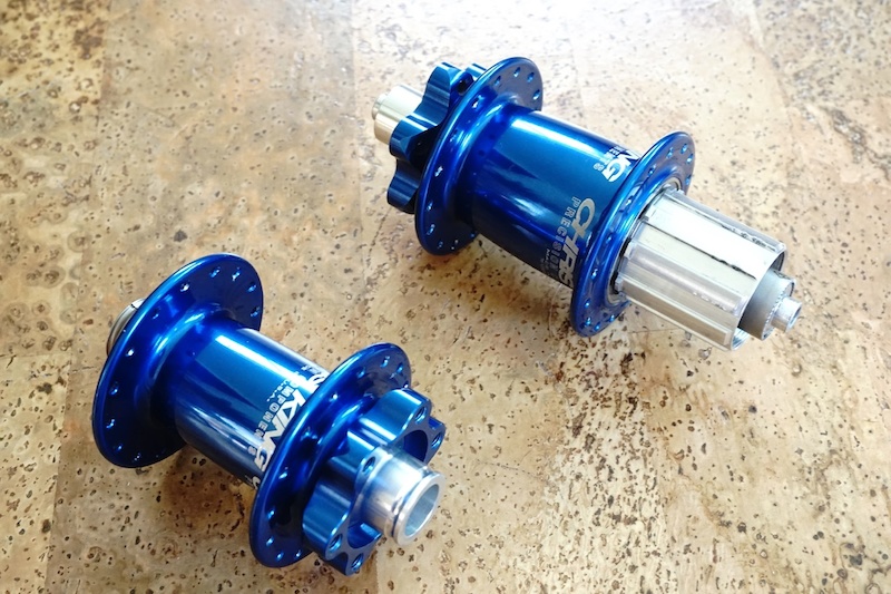 2016 Blue Chris King ISO Hubs, 15x100, 135 QR, 32H For Sale