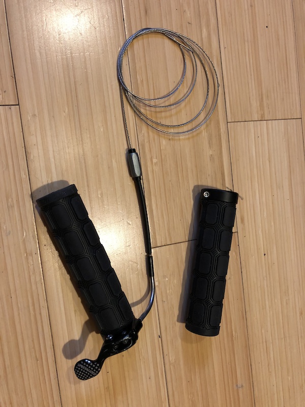 2017 Specialized grips w/integrated dropper post remote For Sale