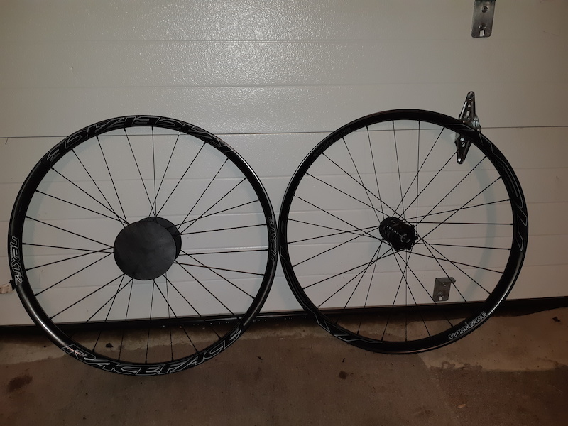 2019 Race Face Next R36 29" Carbon Wheels Superboost For Sale
