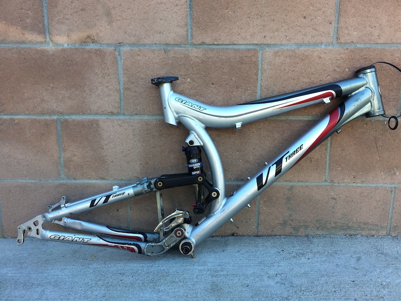 Giant VT 3 Three 26" MTB XC Frame Size Med For Sale
