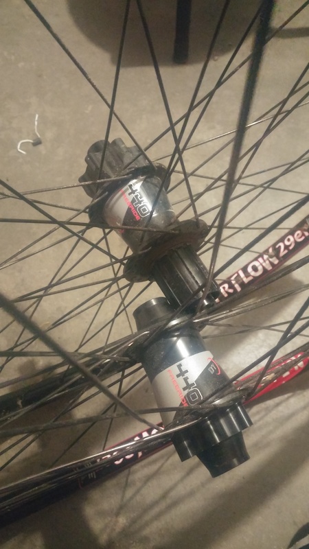 DT Swiss 440 freeride hubs / Stans ZTR flow 29er For Sale
