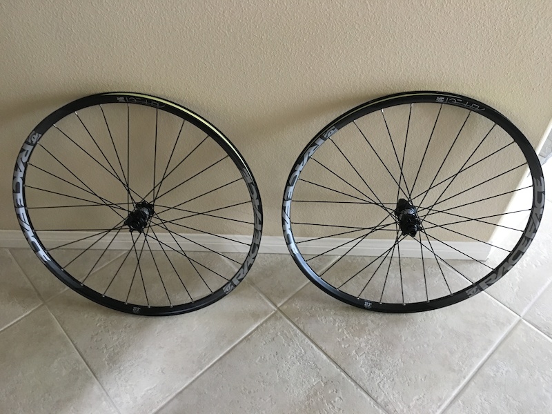 2017 Race Face Affect 27.5 tubeless ready wheelset For Sale