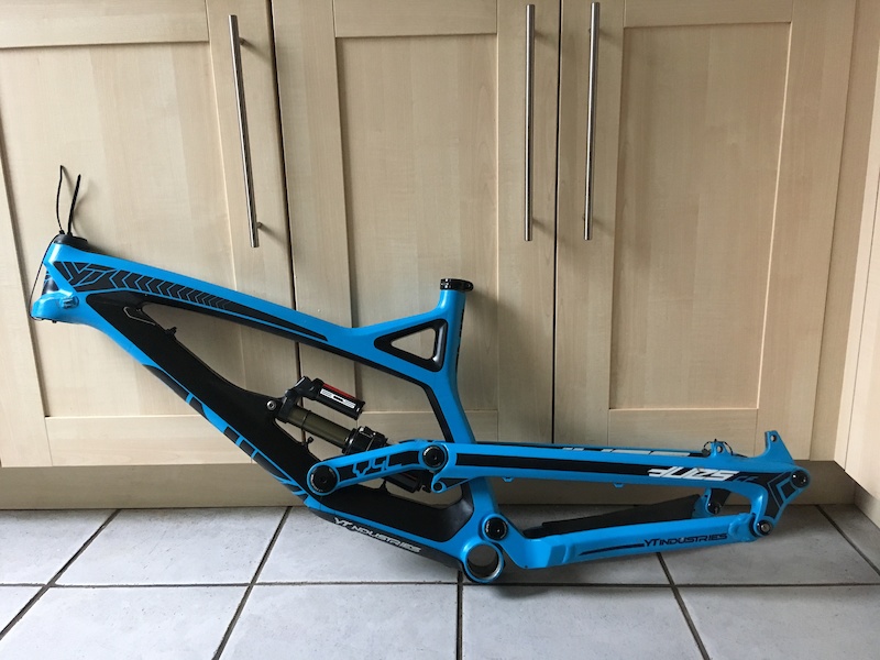2015 YT Tues Carbon Frame L with Invisiframe For Sale