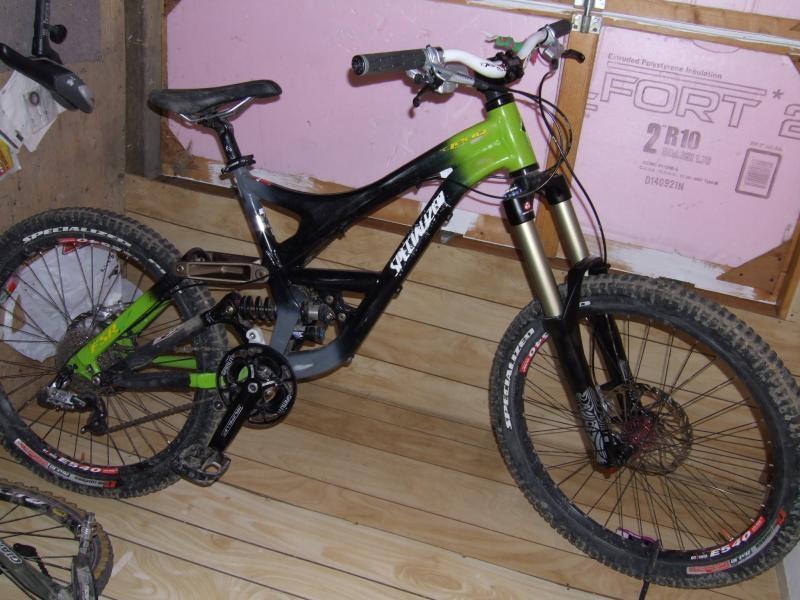 2007 Demo 7 I, Size L, Green Remix, Stock and Almost New For Sale