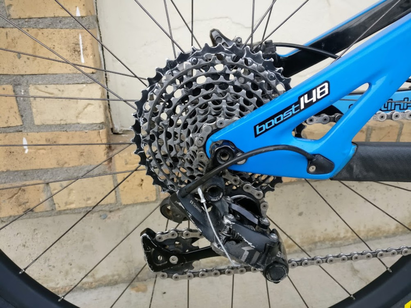 2017 Custom Pivot 429 Trail Medium For Sale