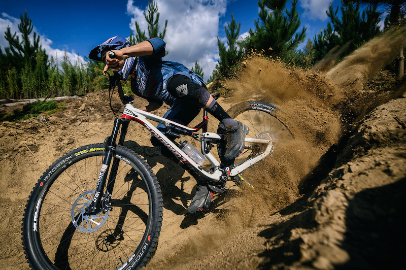 Video: Commencal Vallnord Enduro Team Unveils New Team Colours - Pinkbike