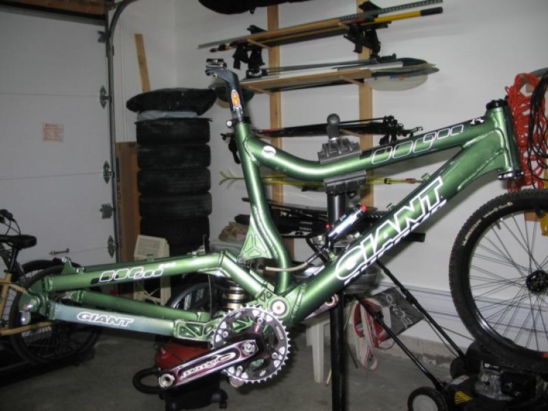 2005 Giant DH Comp medium green price drop For Sale