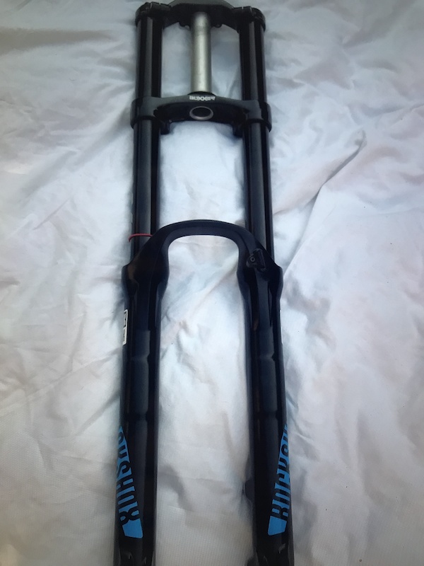 2016 Rock shox boxxer team 27.5 200mm travel forks For Sale