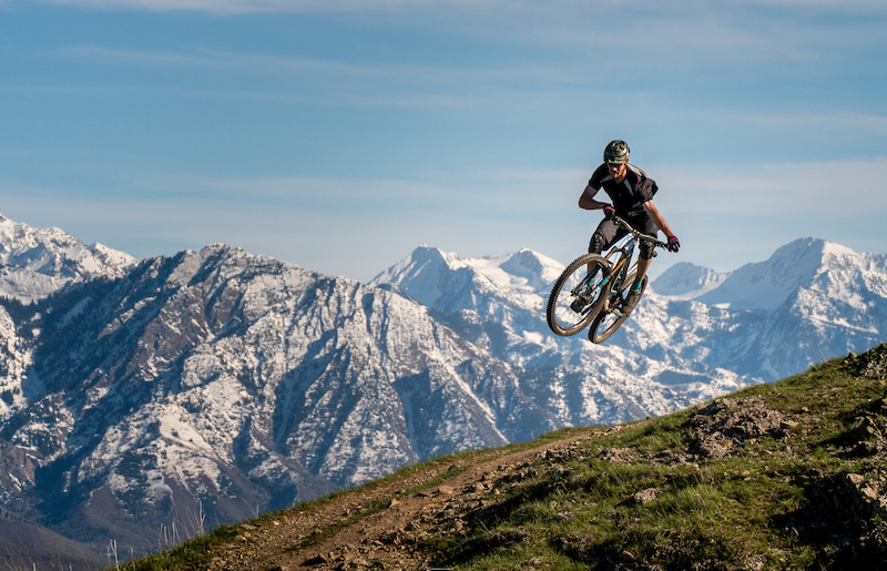 Twin Peaks via Tomahawk Drive Hiking Route | Trailforks