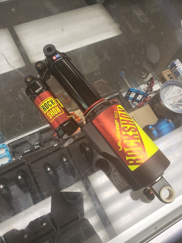 2018 Rock Shox Vivid RC2 For Sale