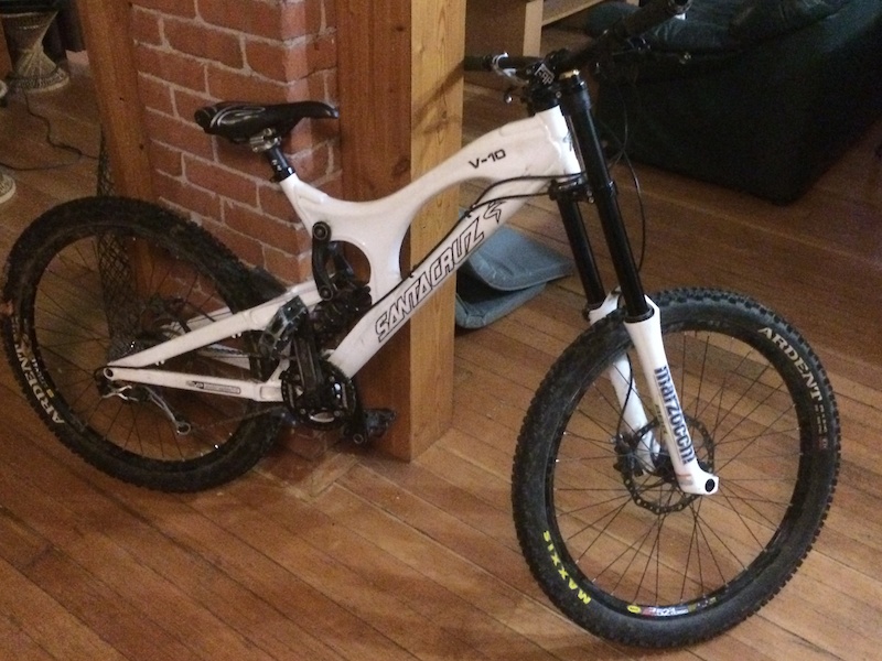 2011 Santa Cruz V-10 DH Downhill Freeride Mountain Bike For Sale
