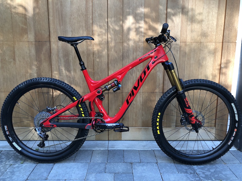2019 Pivot Mach 5.5 Dream Build For Sale