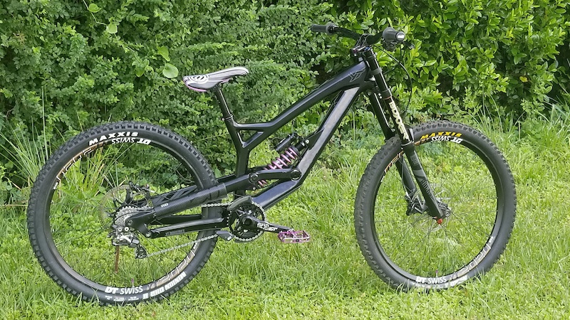 2016 YT Tues carbon medium For Sale