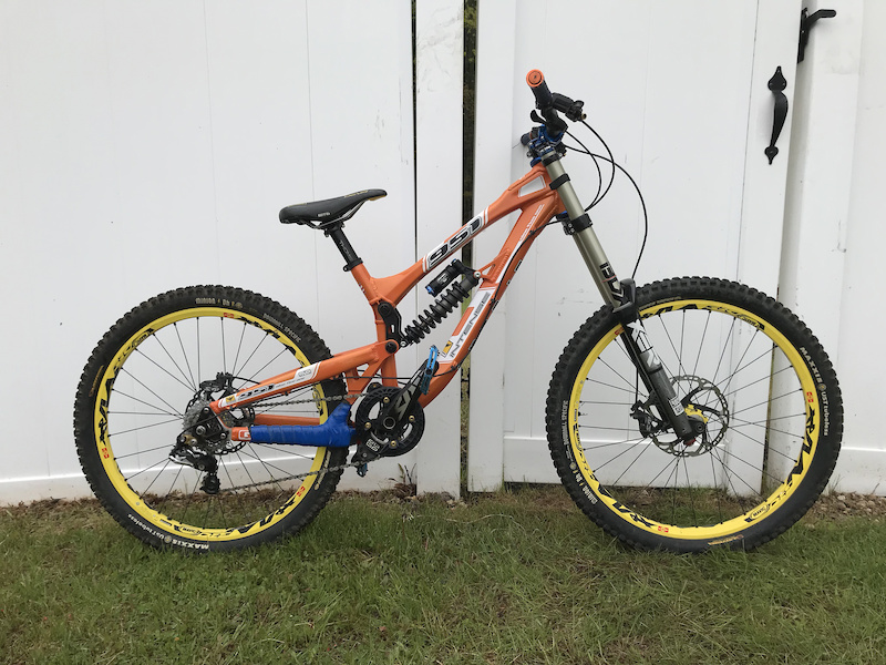 2011 Intense 951 FRO Size Small 26" Wheels For Sale