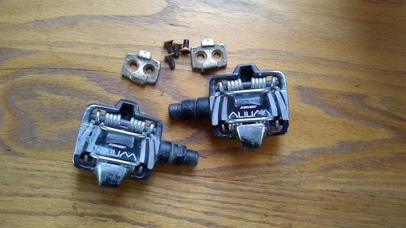 Time ATAC Alium pedals with cleats For Sale