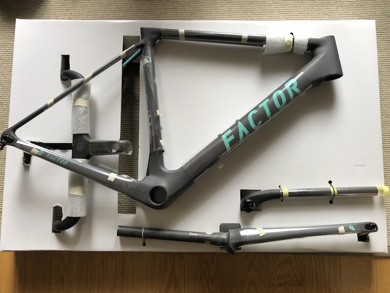 2018 Factor o2 / 02 Disc frameset 52cm For Sale