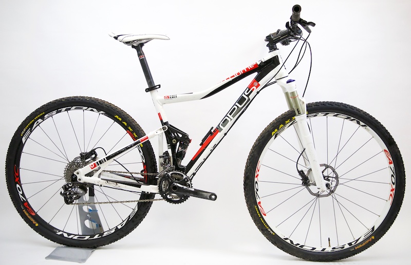 Mountain bike clearance canada store