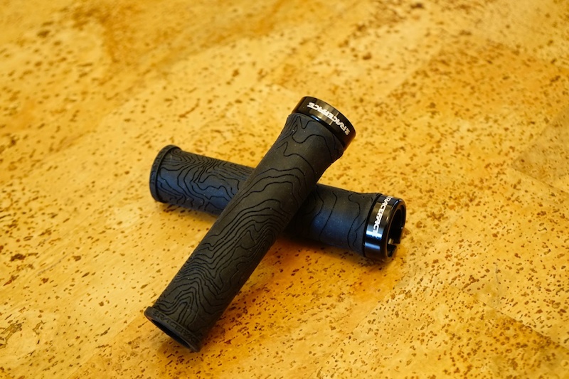 New Take-off Raceface Half Nelson Lock-on Grips For Sale