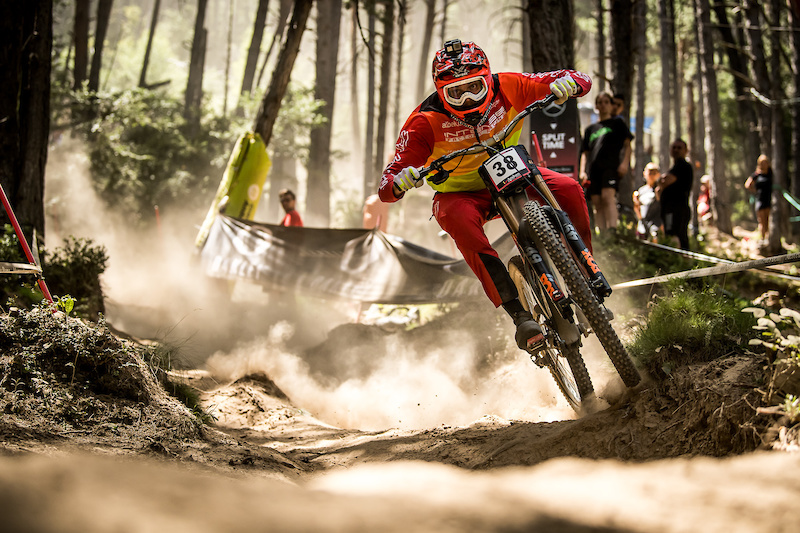 Video: Vallnord Race Recap from Intense Factory Racing - Pinkbike