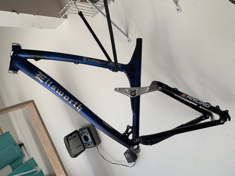 2011 Ellsworth Evolve XL 29er frame For Sale