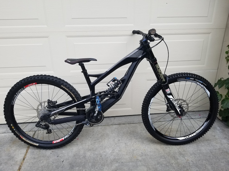 2016 MEDIUM YT TUESDAY AL DH bike For Sale