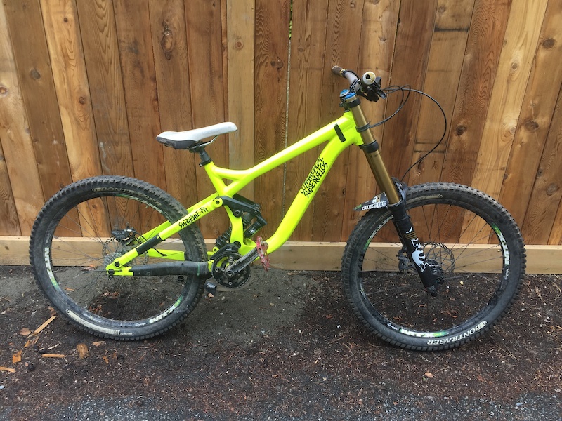 COMMENCAL V3 FR - FOX 40 *custom build* For Sale