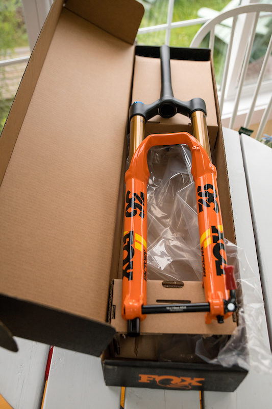 2020 New Fox Factory 36 Grip 2 Shiny Orange Lowers 170mm For Sale