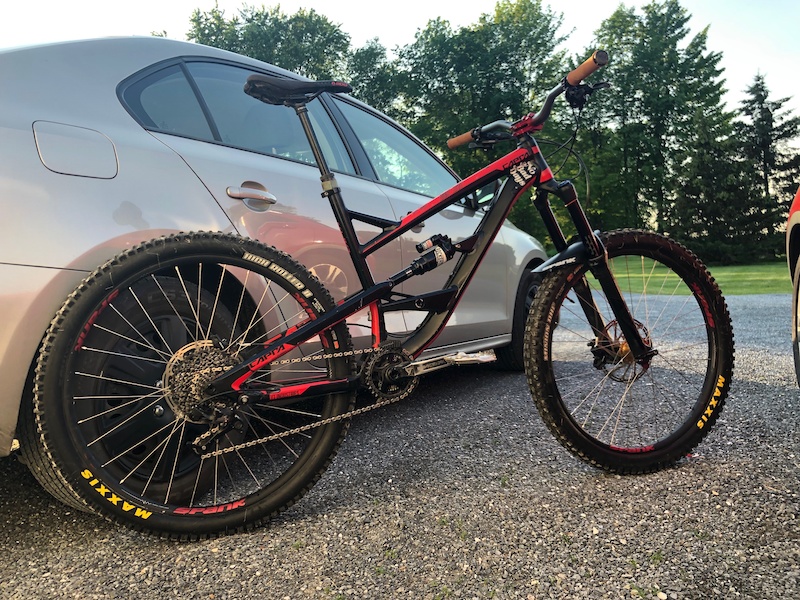 2017 YT Capra AL Comp Size L Custom Spank/Hadley Wheelset For Sale