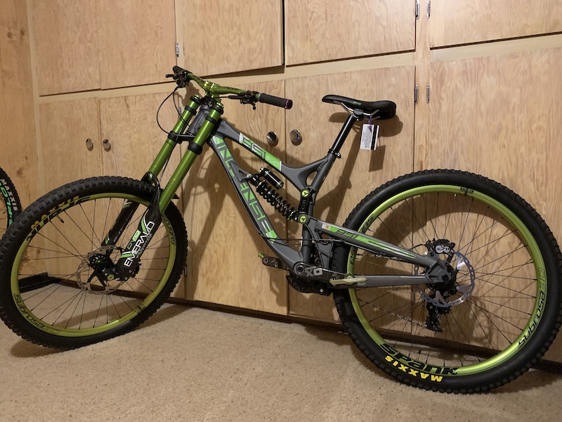 2015 Intense 951 DVO Downhill Bike / Size Medium For Sale
