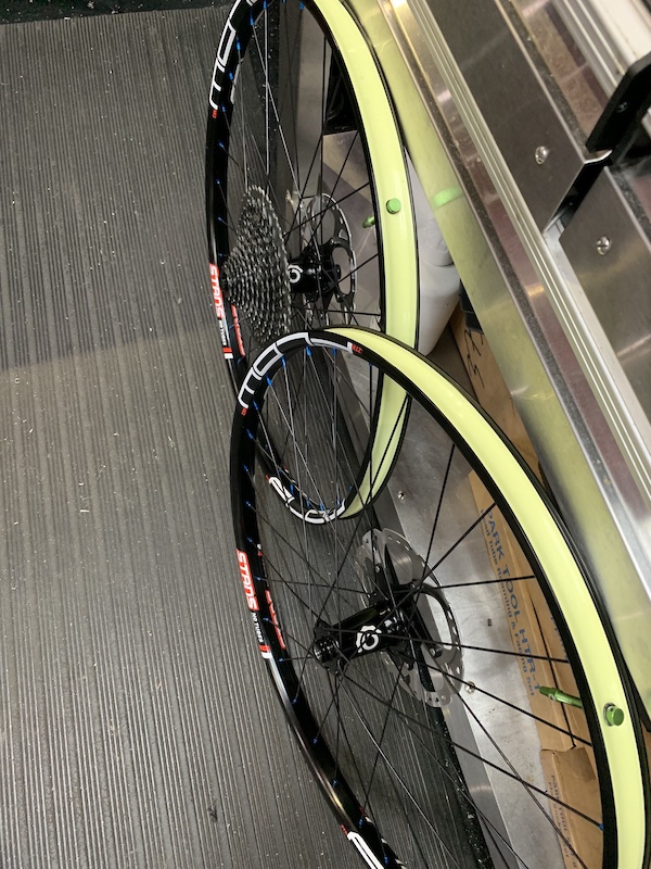 Stan’s Flow MK3 27.5” rims / Industry 9 Hydra Hubs For Sale