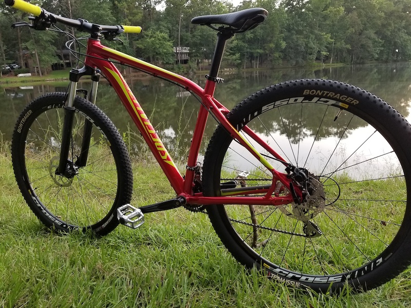 2017 Specialized Rockhopper 29er w/ Mavic Wheelset! Medium For Sale