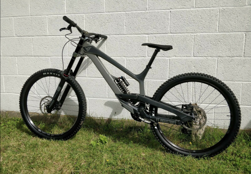 2019 YT Tues DH Bike Size XL Only Ridden Twice! For Sale