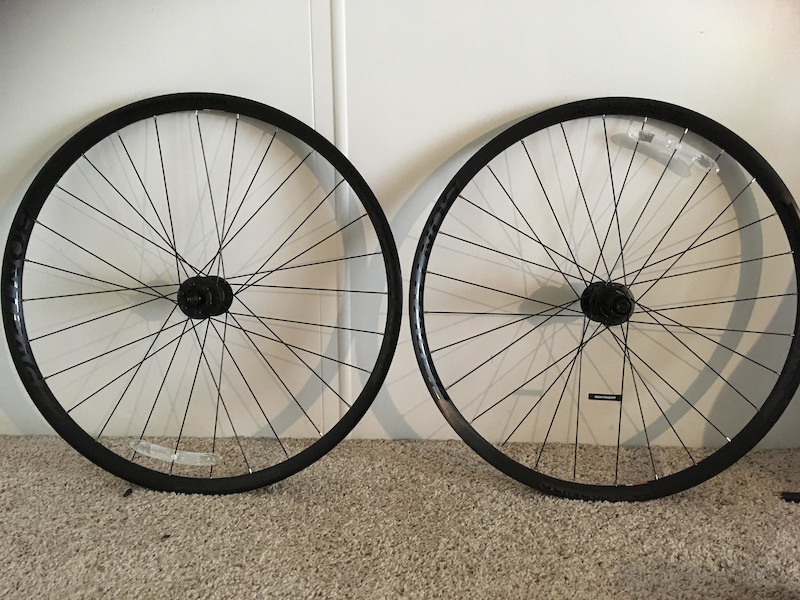 2019 Bontrager Line Comp 30 aluminum wheel set For Sale