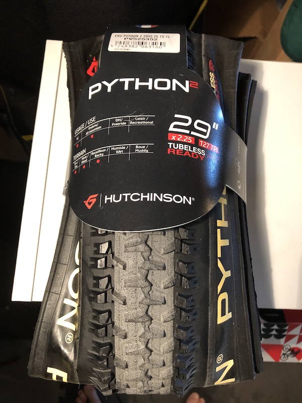 NEW Hutchinson Python 2 29x2.25 tubeless ready For Sale