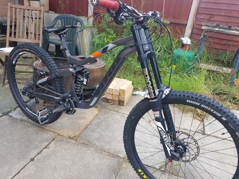 2017 vitus dominer DH rig size LARGE For Sale