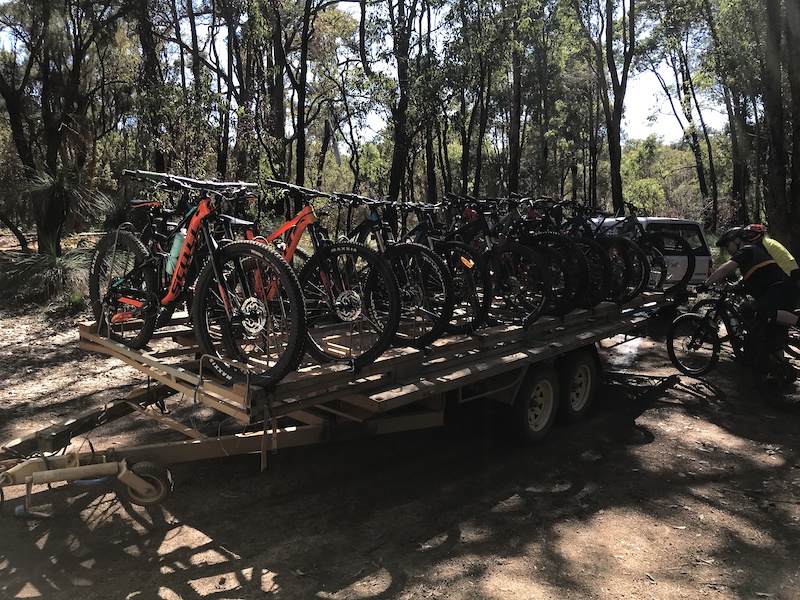 Fireroad Mountain Biking Trail - Kalamunda, Perth
